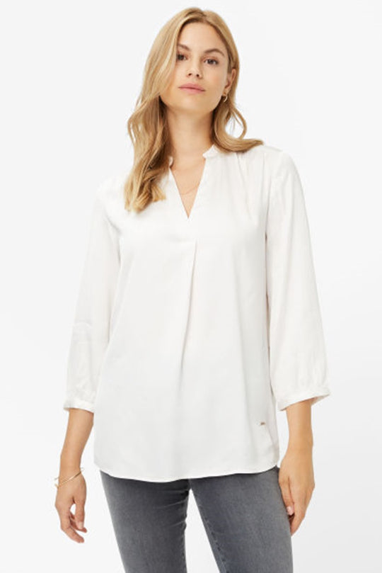 Brax: Modern European Clothing at Weekends