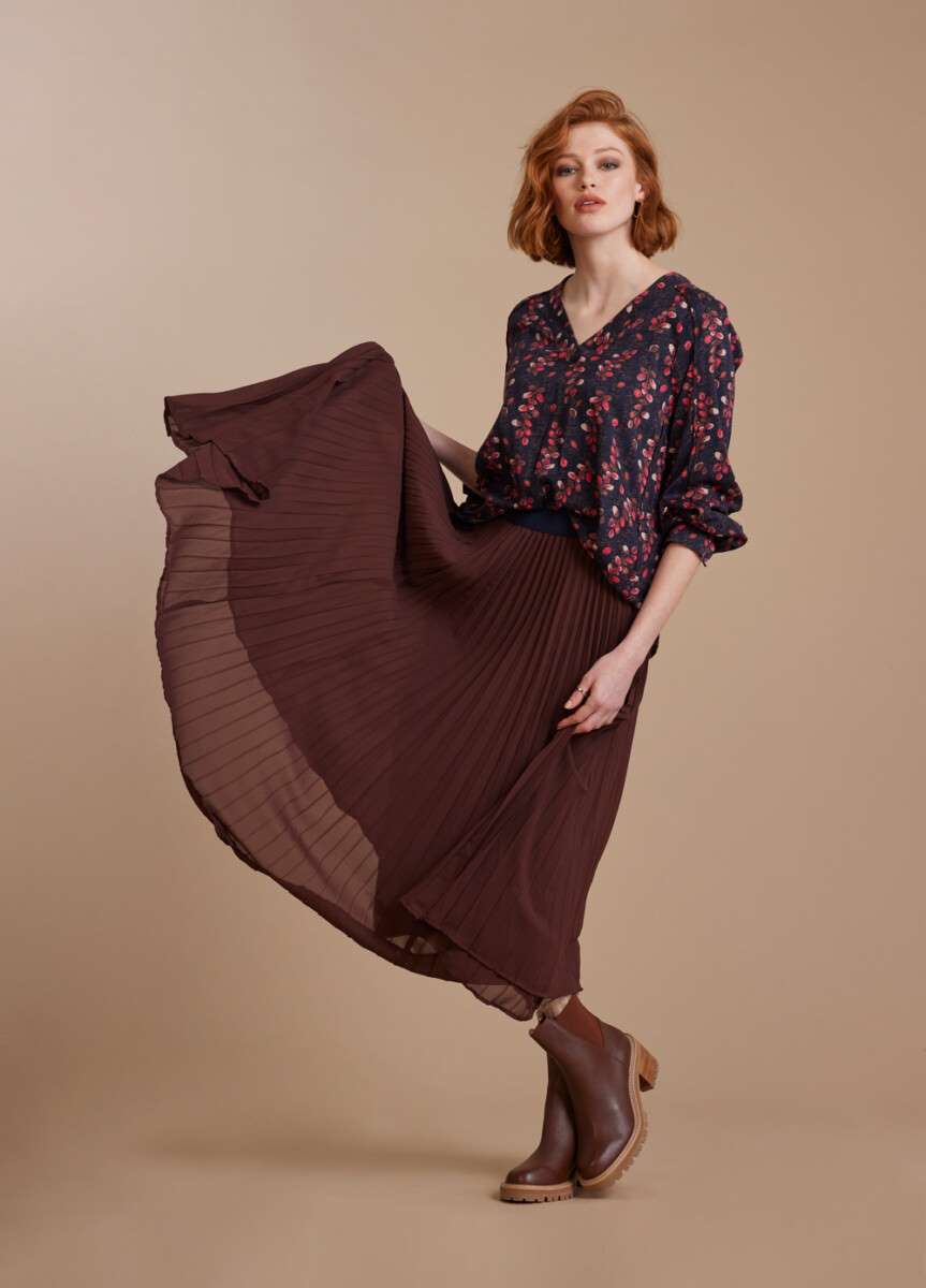 Madly Sweetly Cherry Ripe Top in Navy Multi MS953 | Weekends